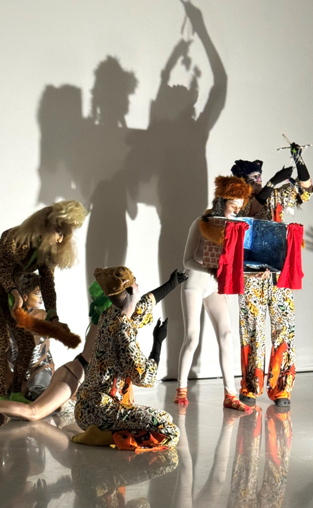 Performance by Monster Chetwynd during Malmö Gallery Weekend | Moderna ...