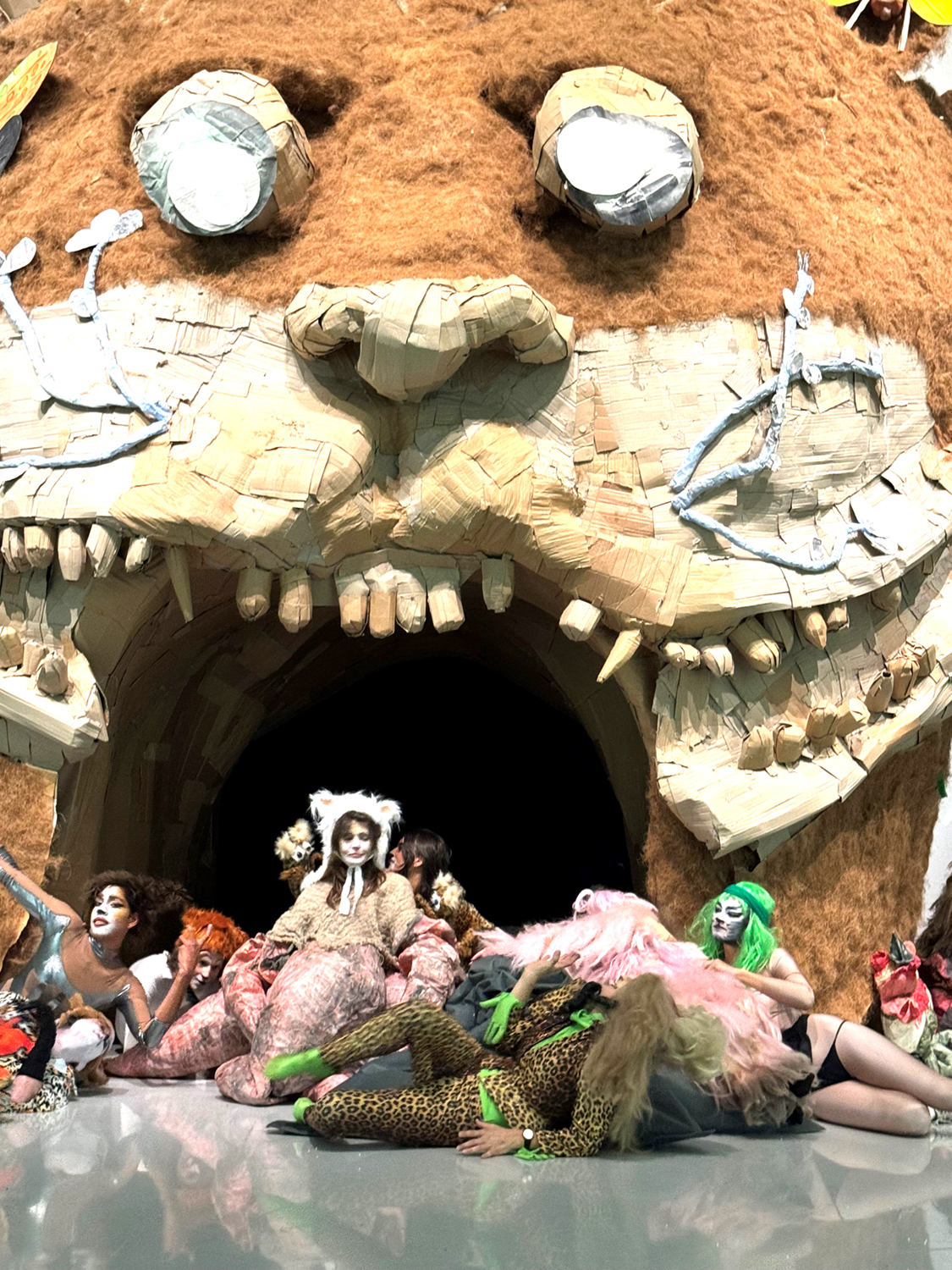 Performance by Monster Chetwynd during Malmö Gallery Weekend | Moderna ...