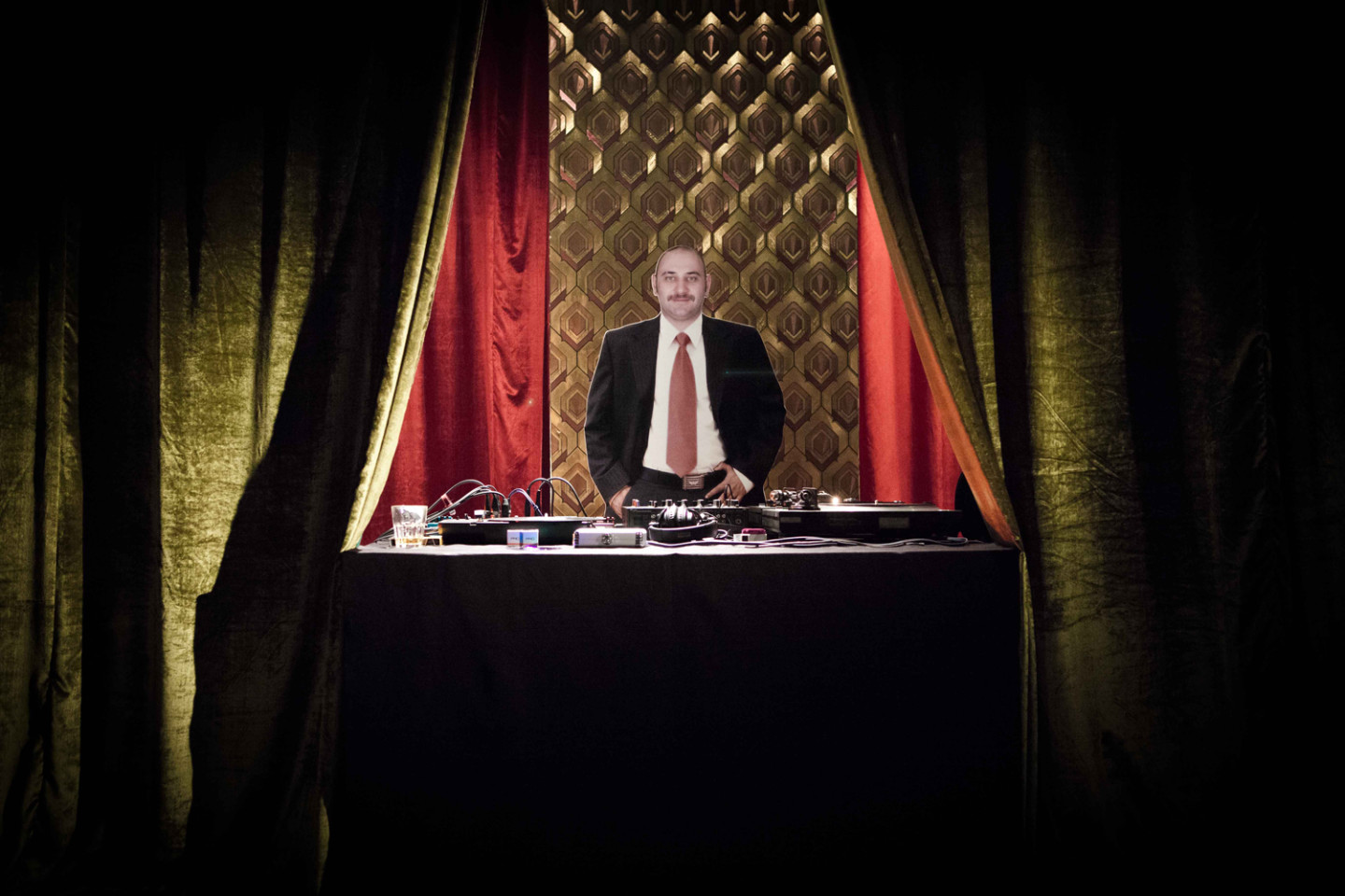 Biography Akram Zaatari | Moderna Museet i Stockholm